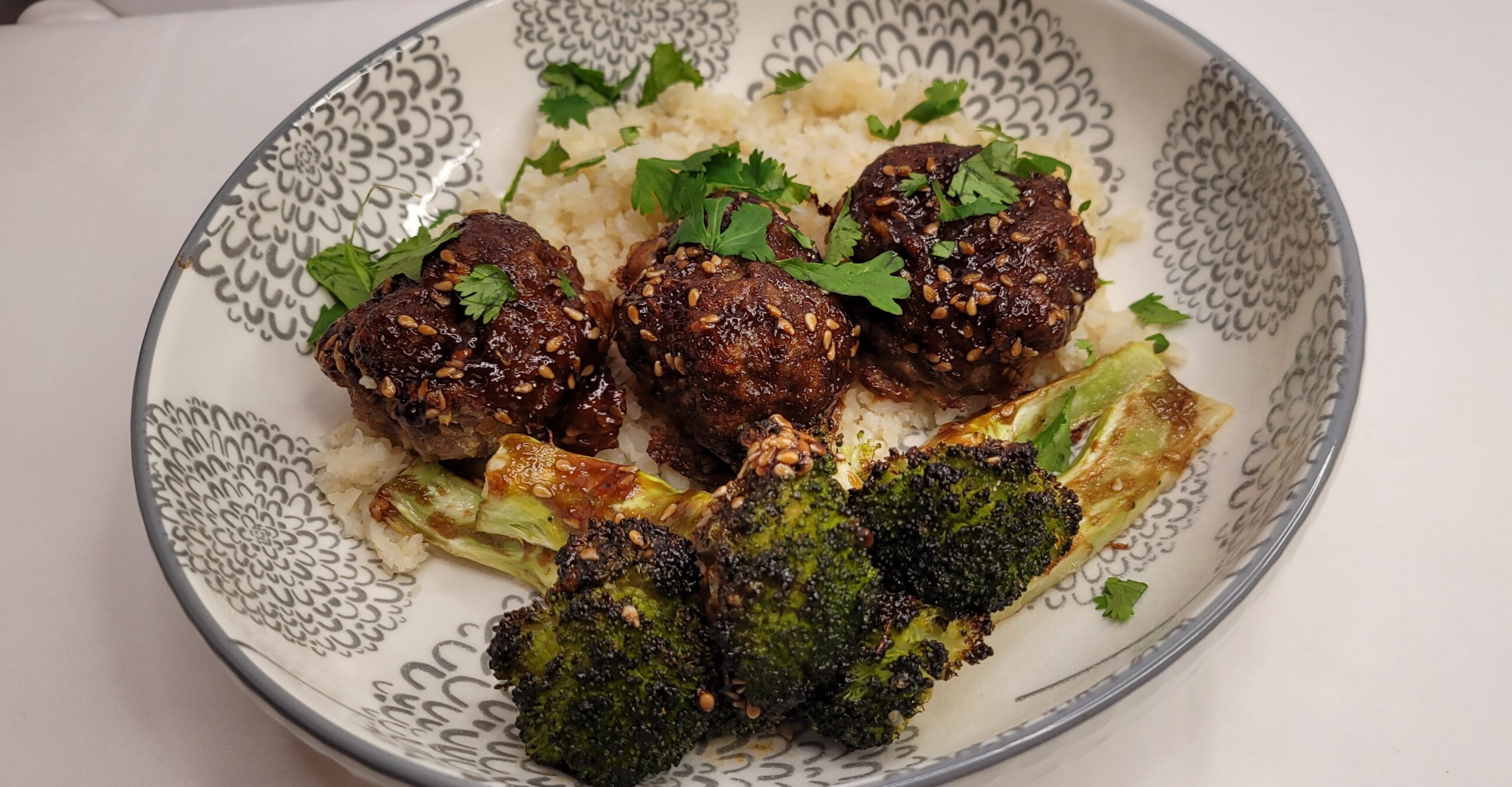 Sesame Glazed Meatballs with Broccoli - Meats-Beets-Bubbles